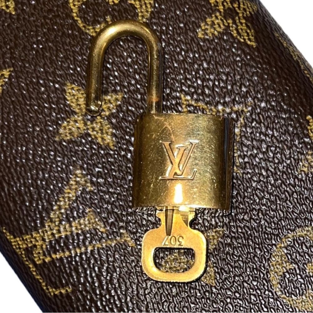 Louis Vuitton Authentic Lock And Key #307 - Gem